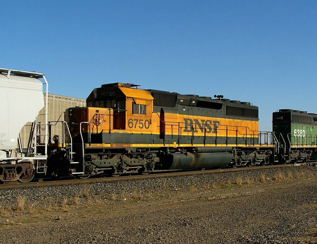 BNSF 6750